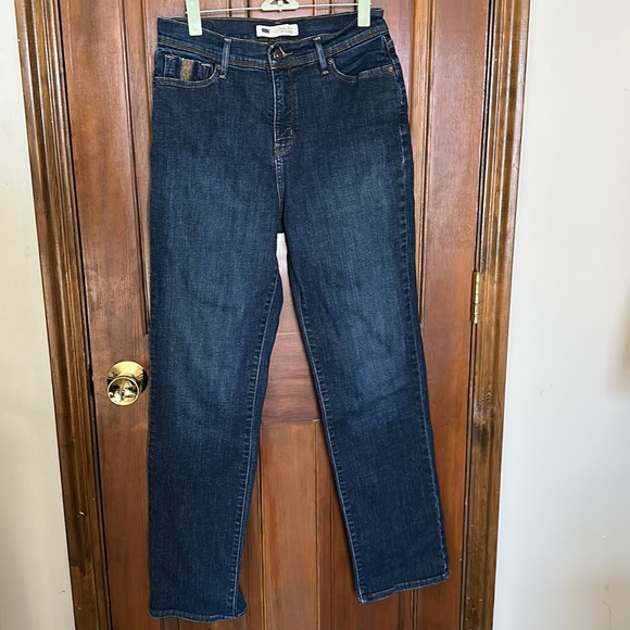 Levi's | Jeans | Levis 52 Perfectly Slimming Straight Leg Size 1 | Poshmark